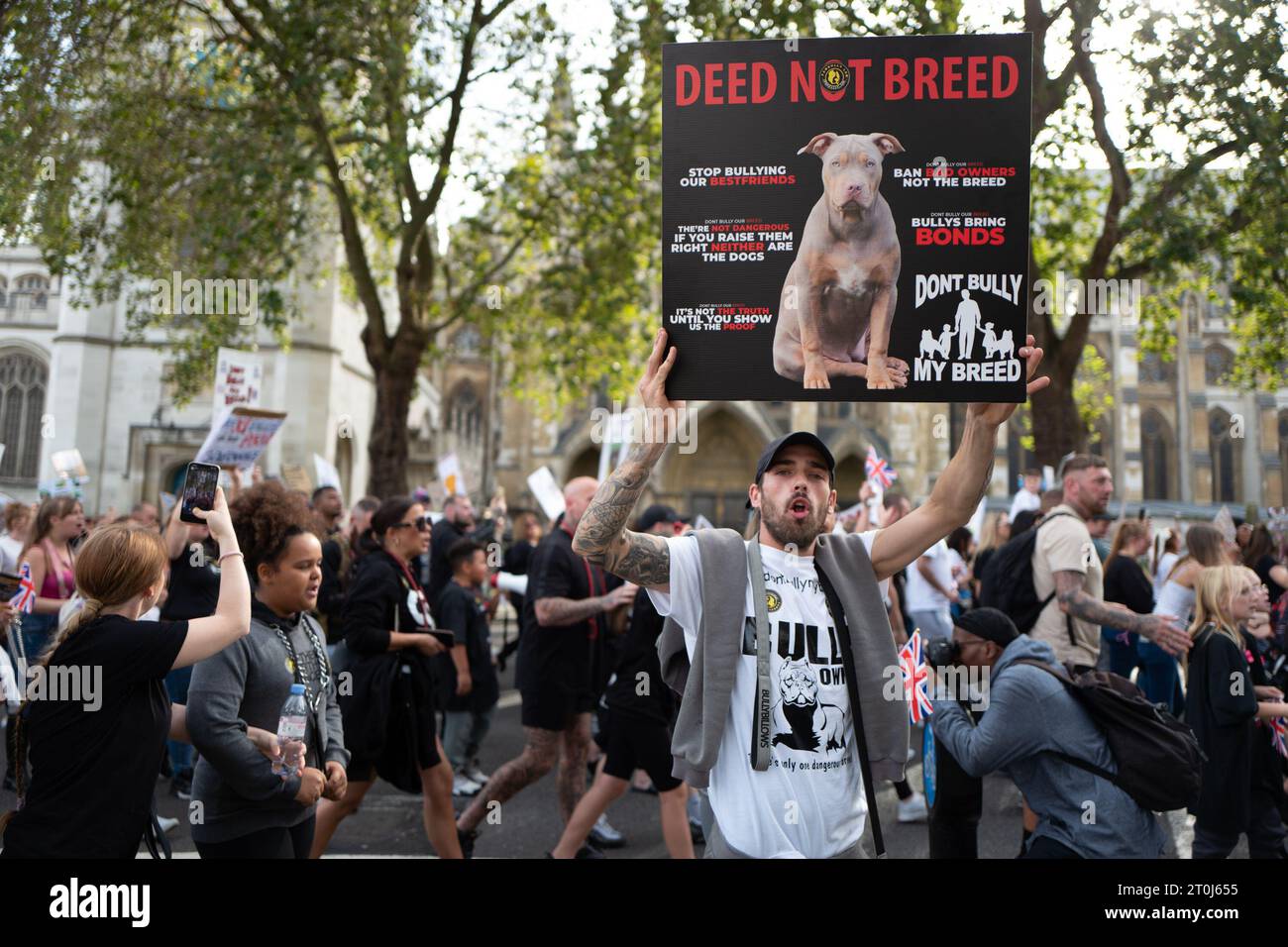 London, UK. 8th Oct, 2023. Hundreds of demonstrators have marched in ...