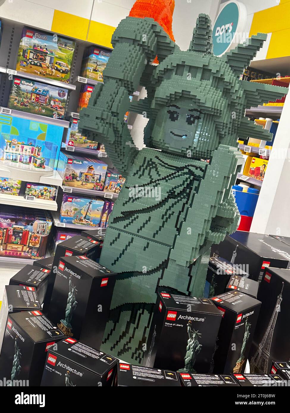 Lego building skyscraper hi-res stock photography and images - Alamy