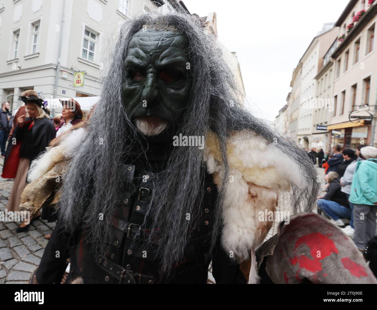 Gera, Germany. 07th Oct, 2023. Participants of the historical parade ...