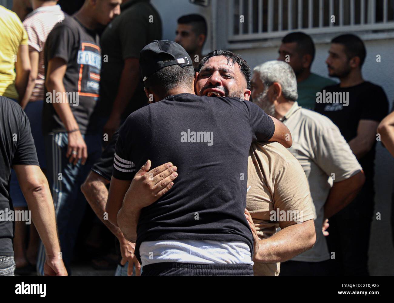 Gaza. 7th Oct, 2023. People mourn for their relatives at the Shifa ...