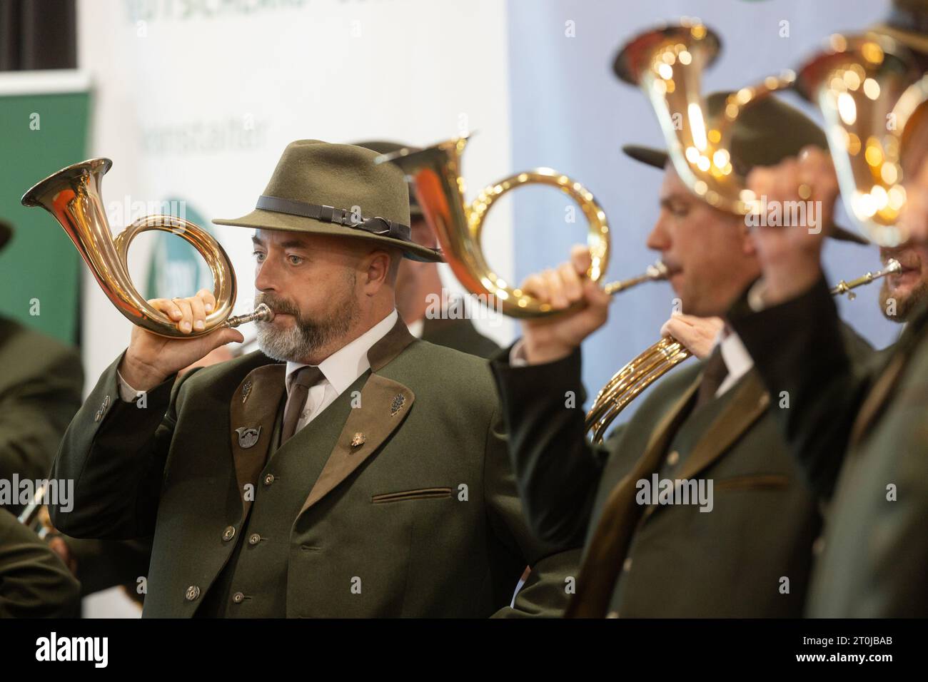 Suhl, Germany. 07th Oct, 2023. Hunting horn players perform at the ...