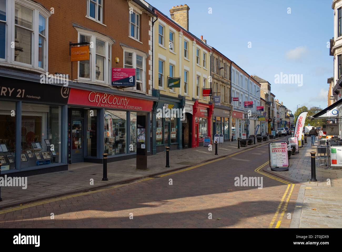 Local businesses signs hi-res stock photography and images - Alamy