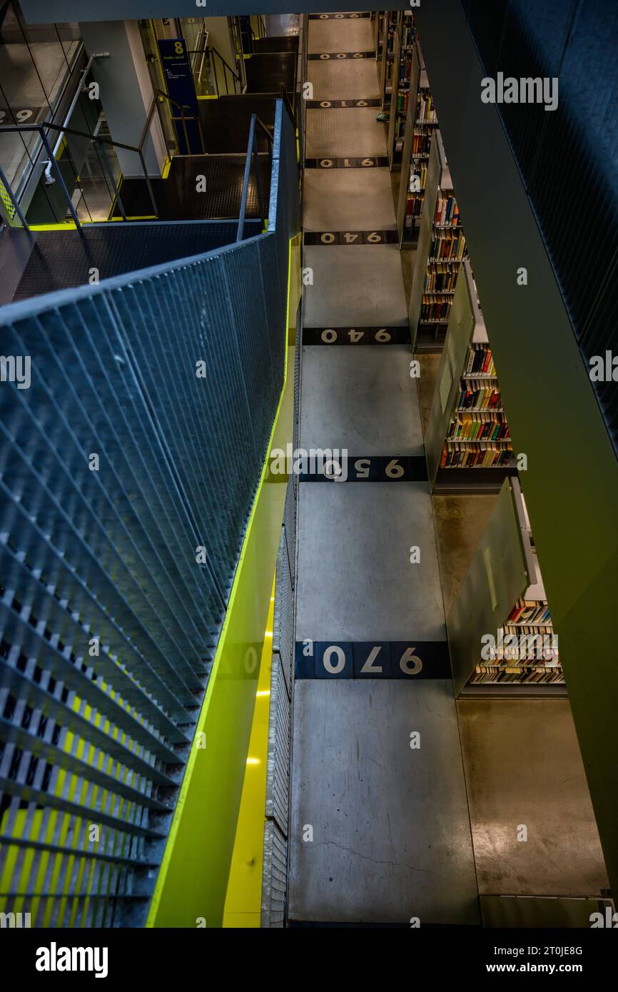 Seattle Public Library - Central Library Stock Photo - Alamy