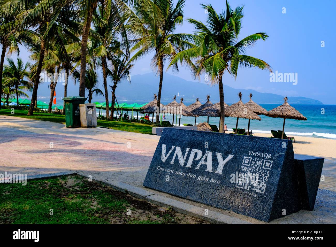 Mobile app payment hi-res stock photography and images - Alamy