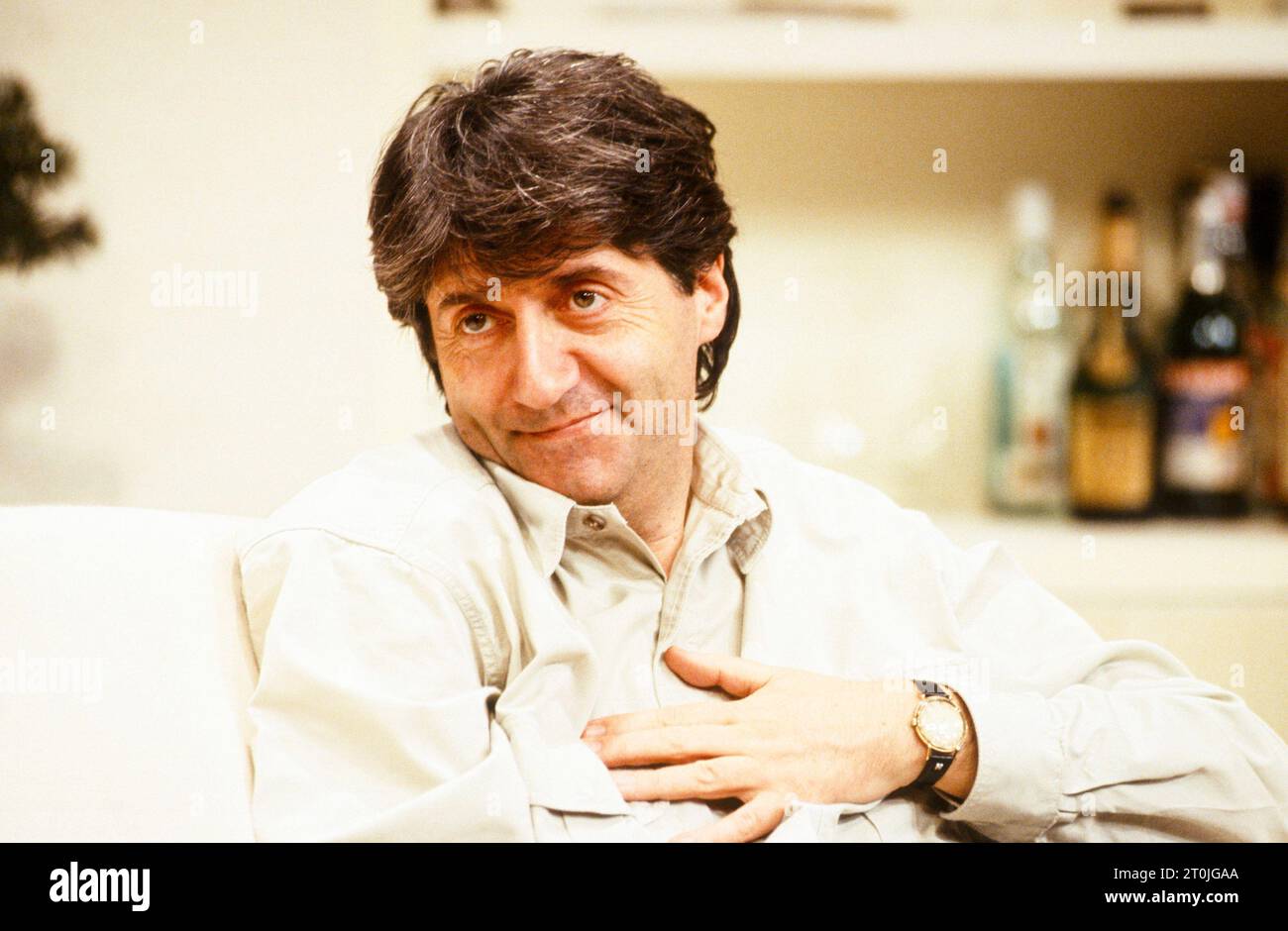 Tom Conti (Dave) in TREATS by Christopher Hampton at the Hampstead ...