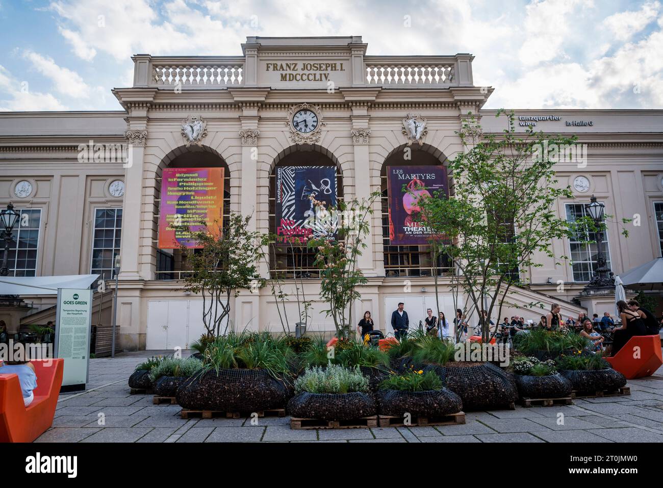 Kunsthalle, MuseumsQuartier, a pedestrianised complex of modern ...