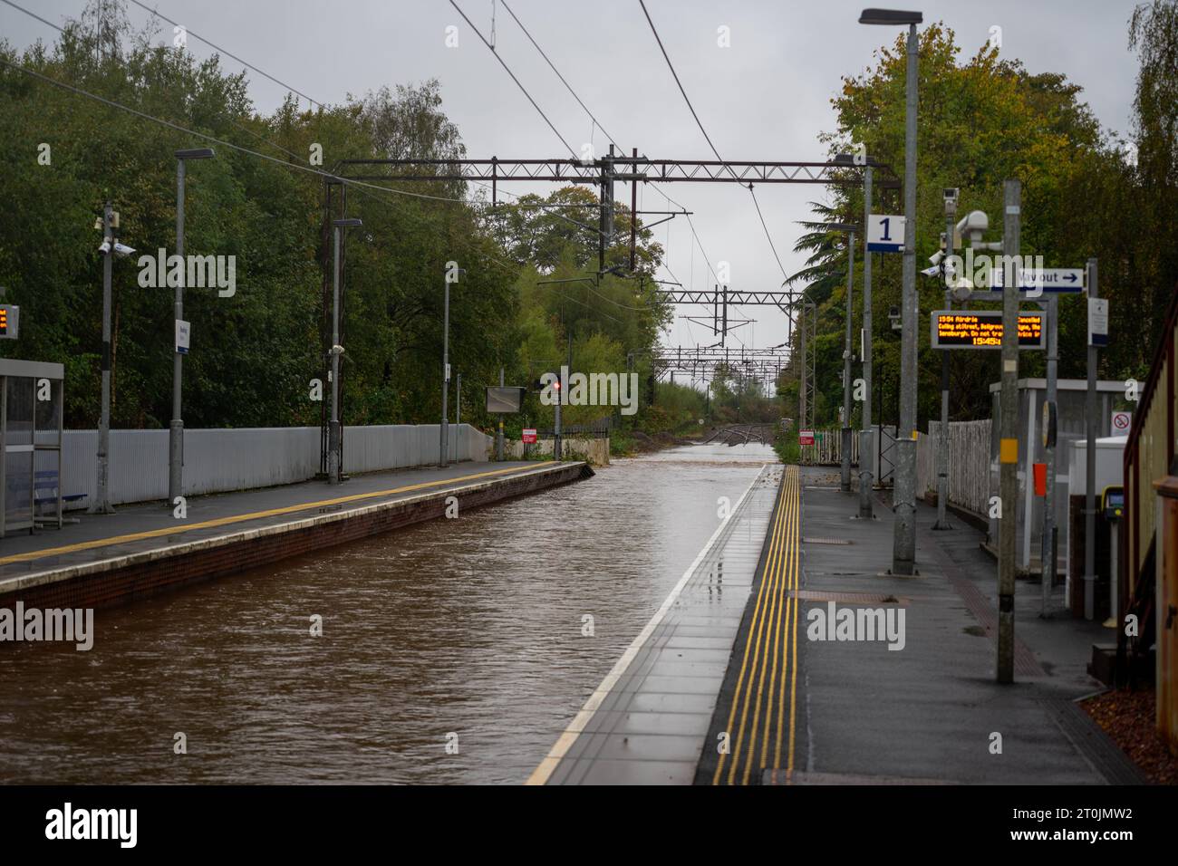 Glasgow, Scotland, UK. 07th October 2023, Glasgow, Flooding causes ...