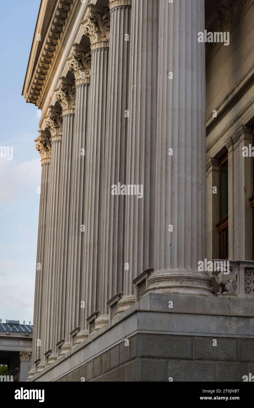 Neoclassic architecture in the Ringstrasse, the Vienna Ring Road ...