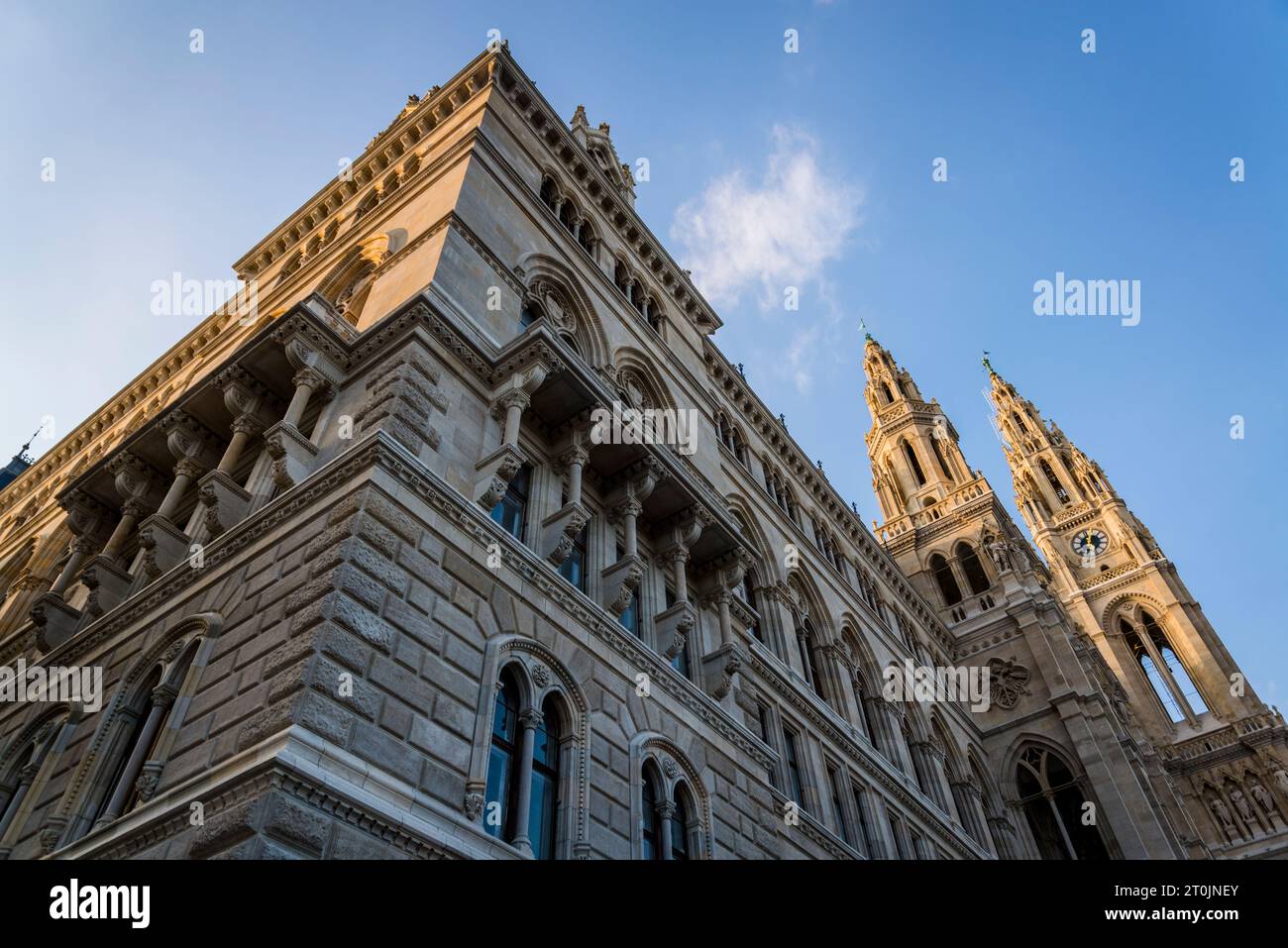 Vienna City Hall at Rathausplatz, Vienna, Austria Stock Photo - Alamy