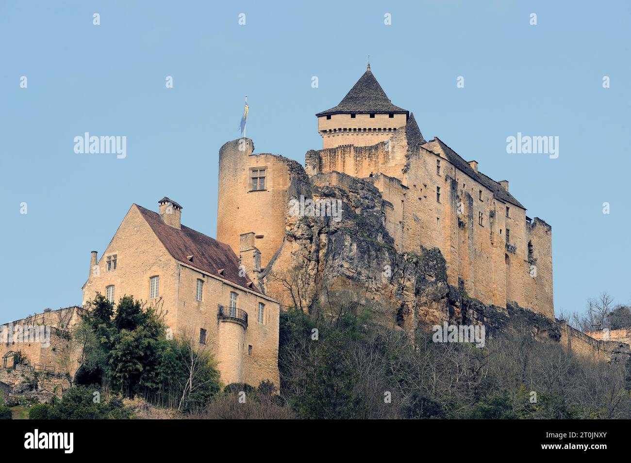 Medieval Castelnaud-la-Chapelle hilltop village with Chateau de ...