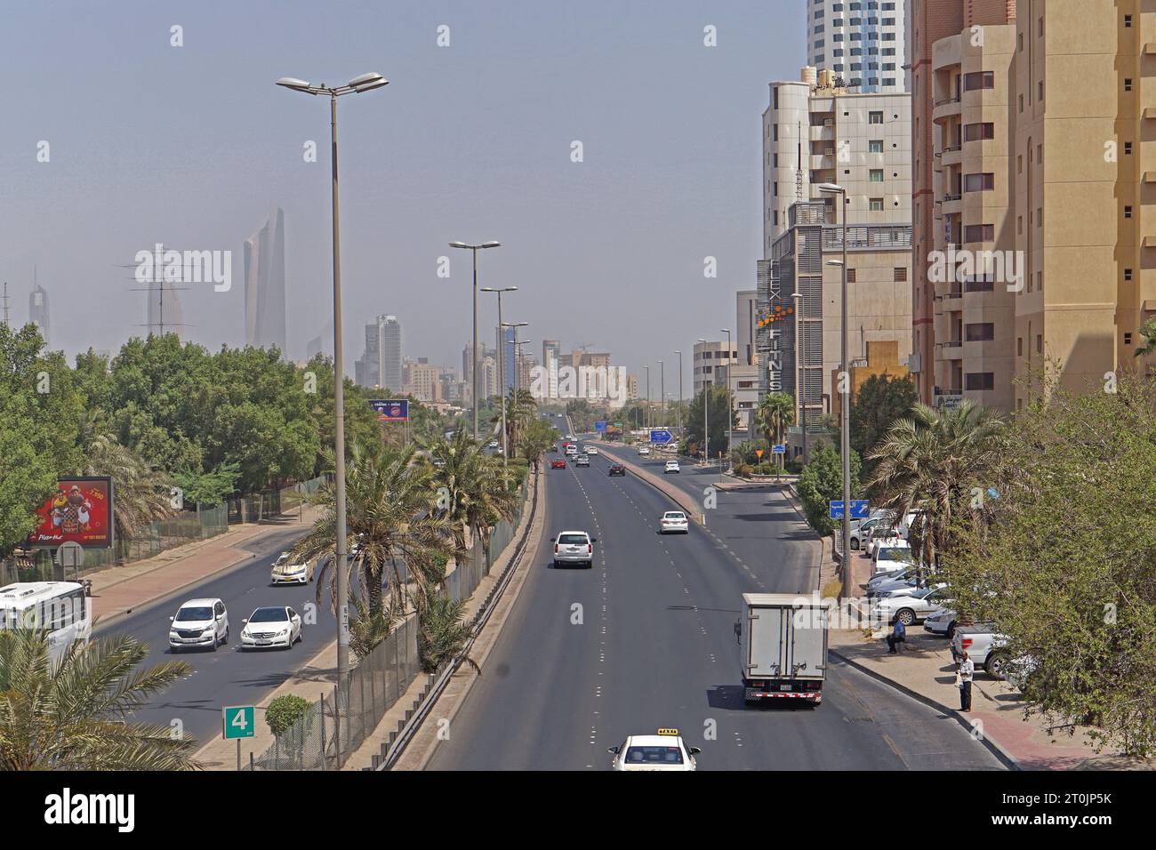 Kuwait city street hi-res stock photography and images - Alamy