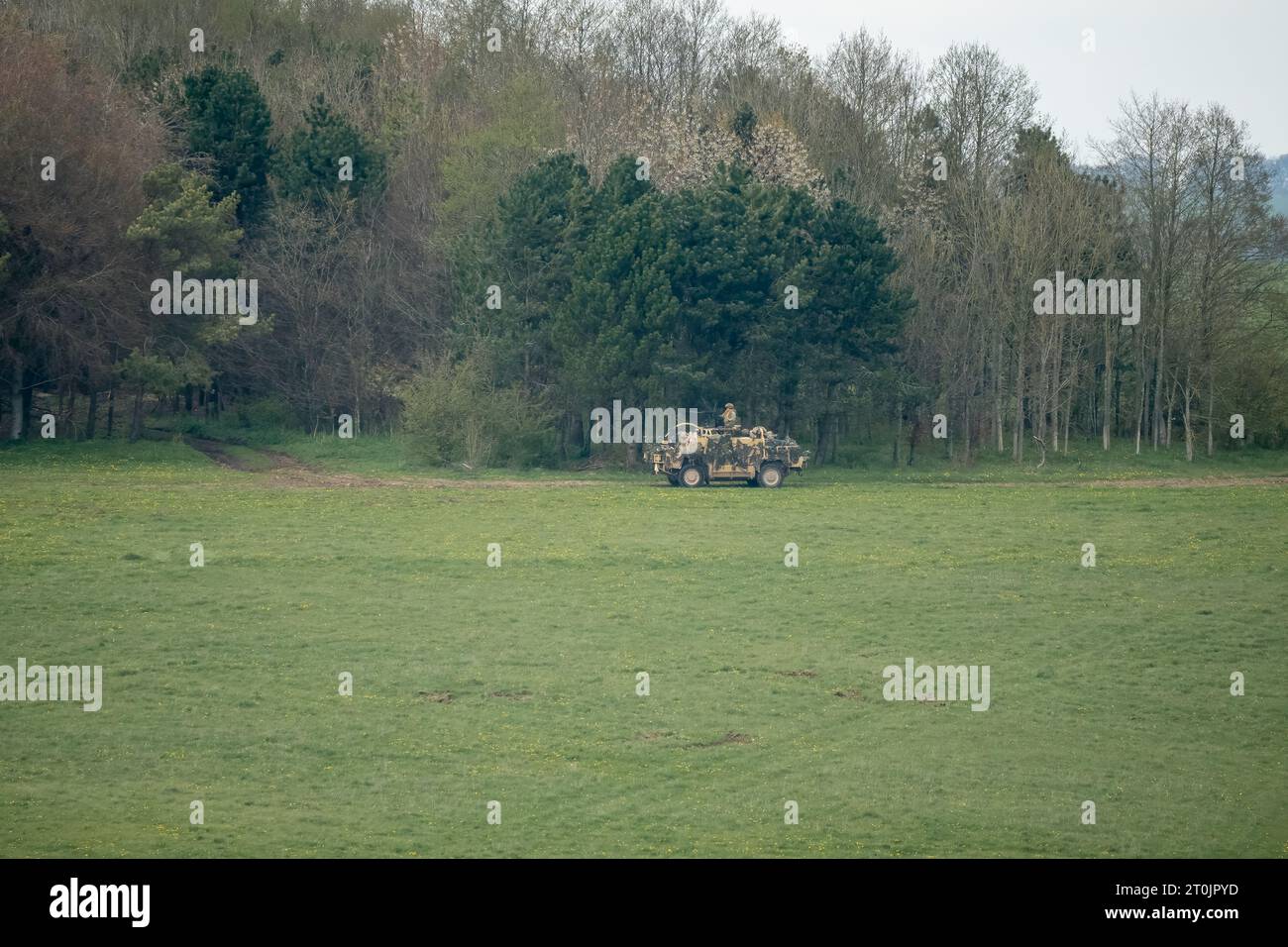 British army Supacat Jackal 4x4 rapid assault, fire support and ...