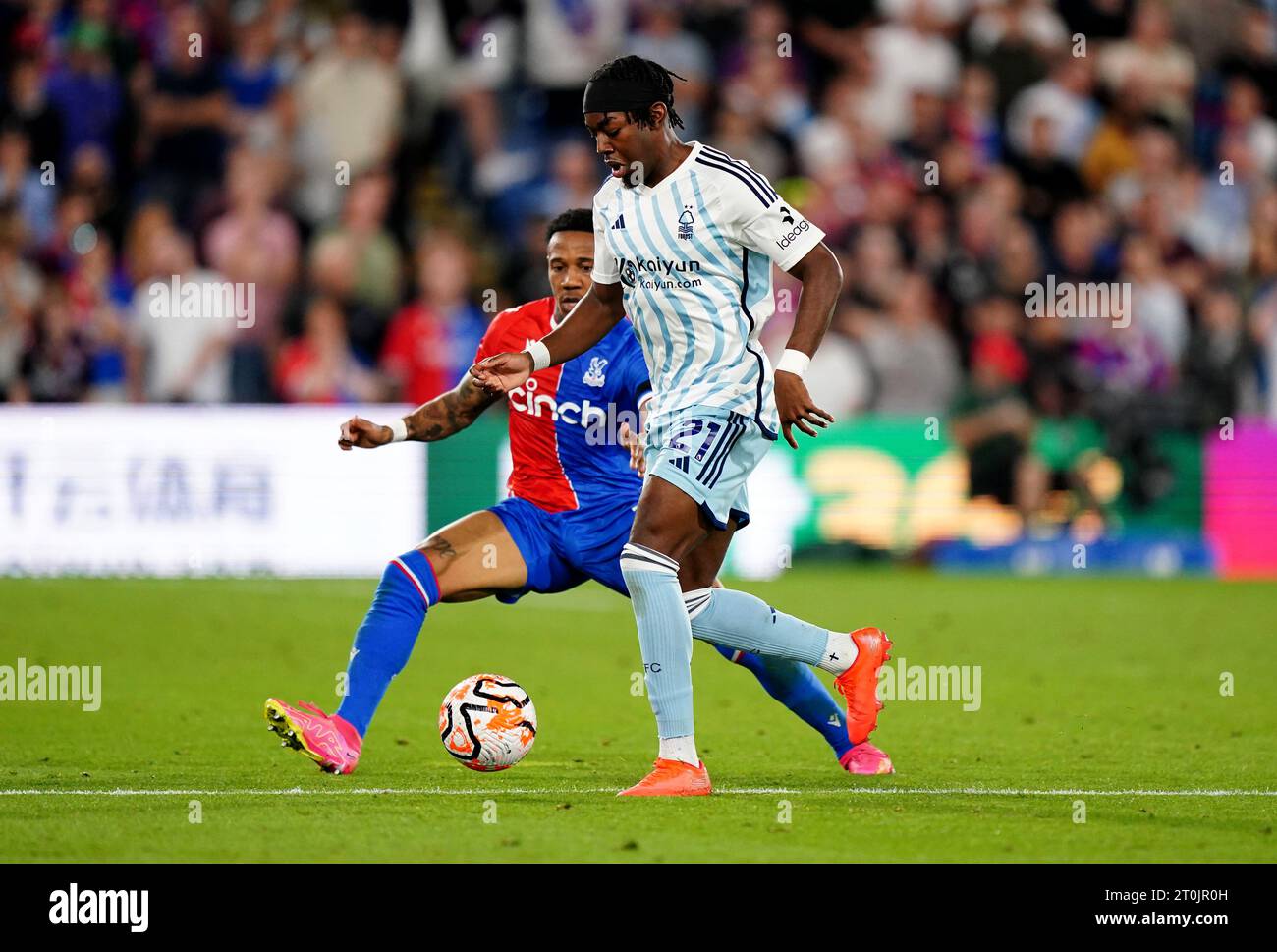 Crystal Palace's Nathaniel Clyne (left) and Nottingham Forest's Anthony ...