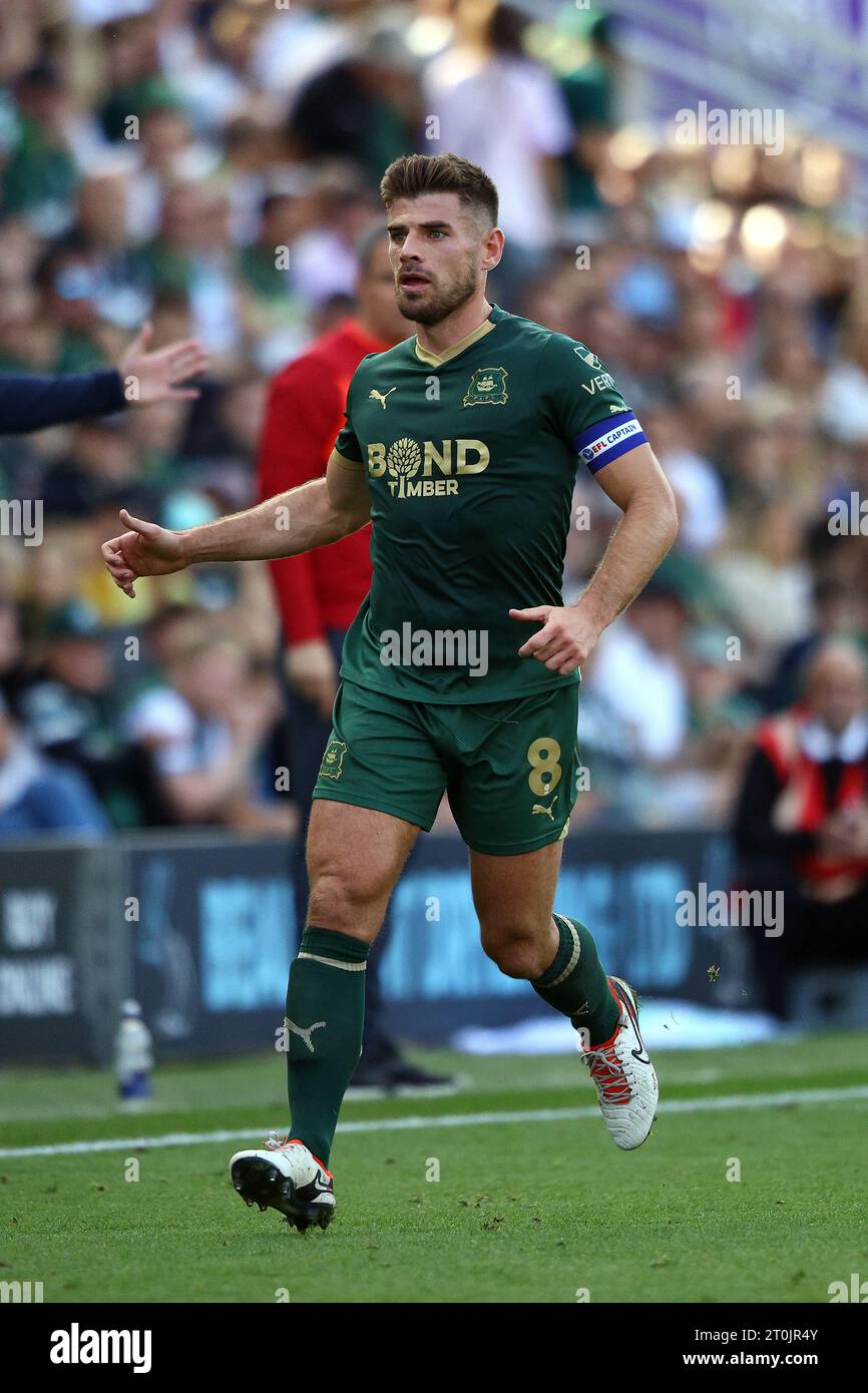 PLYMOUTH, ENGLAND - OCTOBER 7: Joe Edwards of Plymouth Argyle during ...