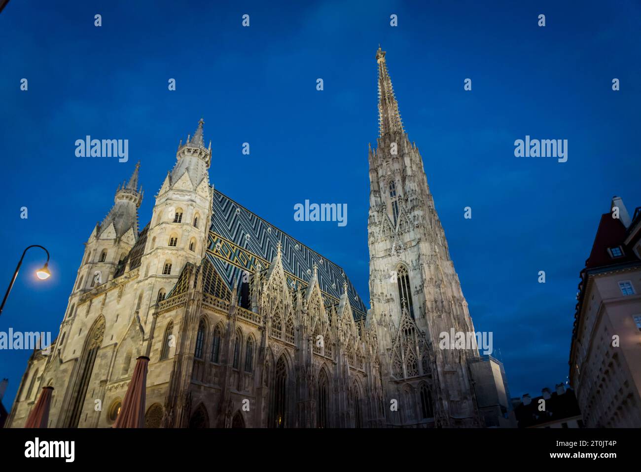 Vienna city night illuminated central hi-res stock photography and ...