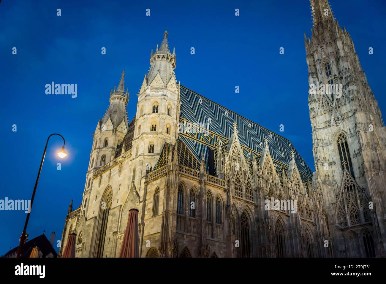 Vienna city night illuminated central hi-res stock photography and ...