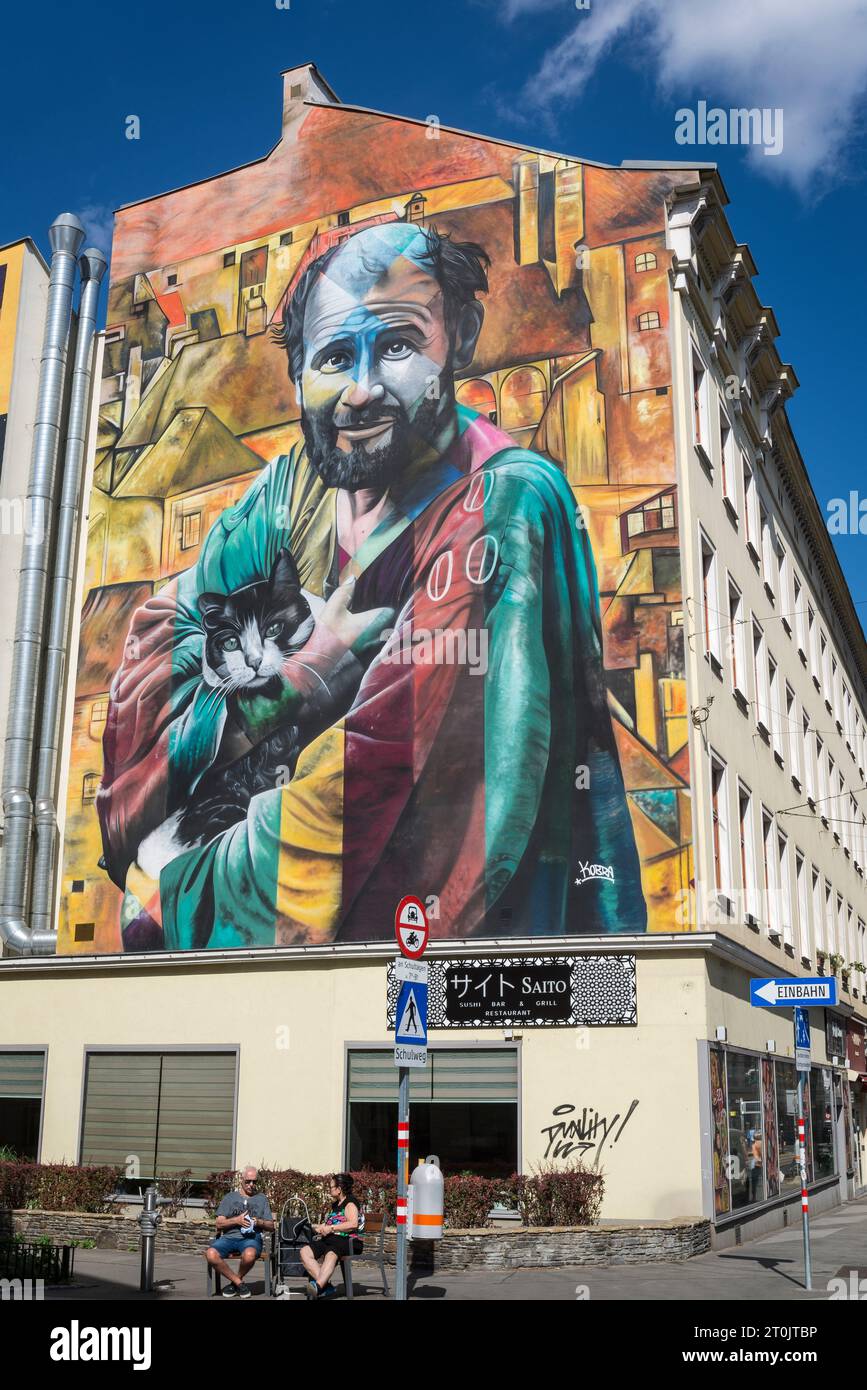 Gustav Klimt with a cat mural, Vienna, Austria Stock Photo - Alamy