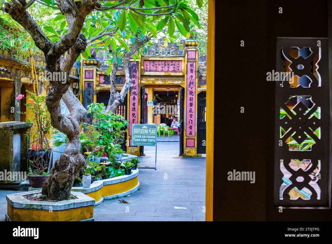 Quan am pagoda hi-res stock photography and images - Alamy