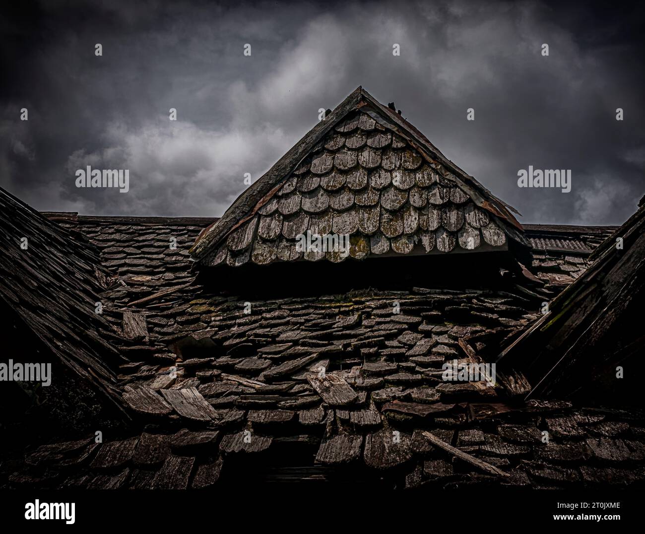 Old roof hi-res stock photography and images - Alamy