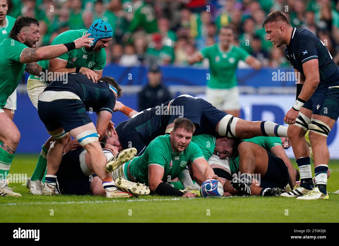 Ireland's iain henderson scores his side's third try during the rugby ...