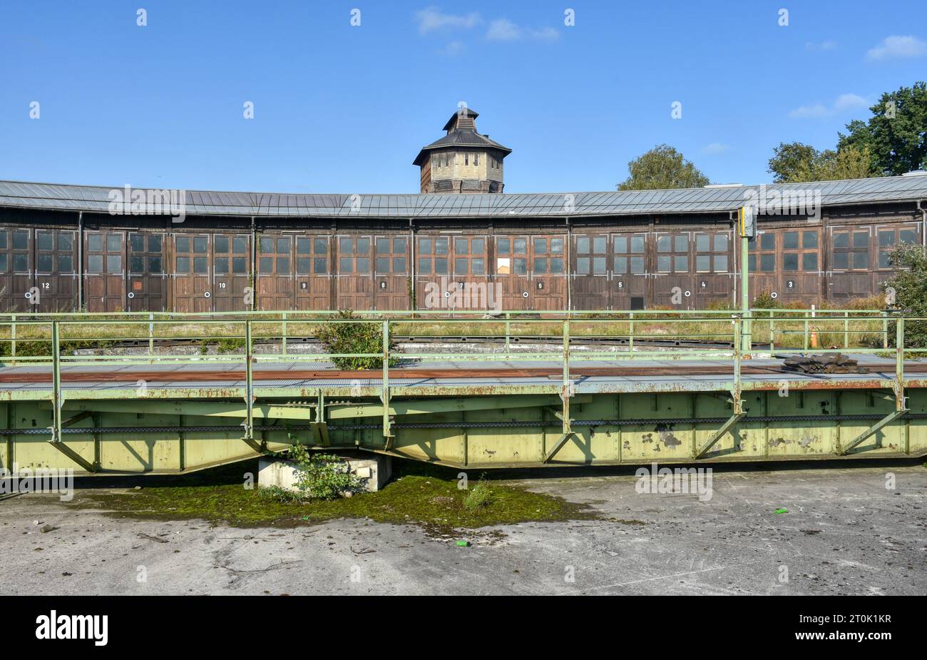 Lokschuppen, Ringlokschuppen, Drehscheibe, Rundschuppen, Ringschuppen, Bahnbetrieb, Kreissegment ...