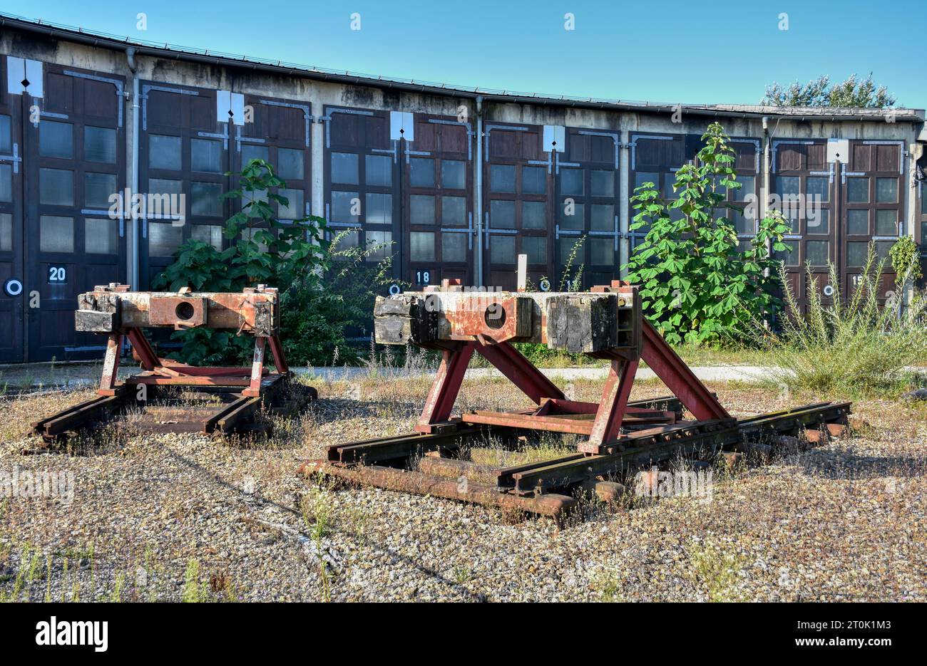 Lokschuppen, Ringlokschuppen, Prellbock, Abstellgleis, Puffer, Schwelle ...