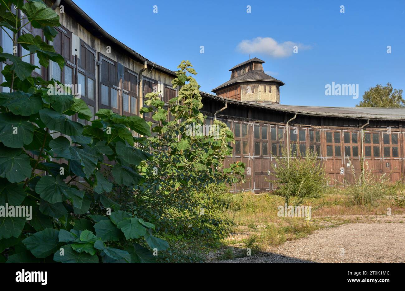 Lokschuppen, Ringlokschuppen, Rundschuppen, Ringschuppen, Bahnbetrieb, Kreissegment, Wahrzeichen ...