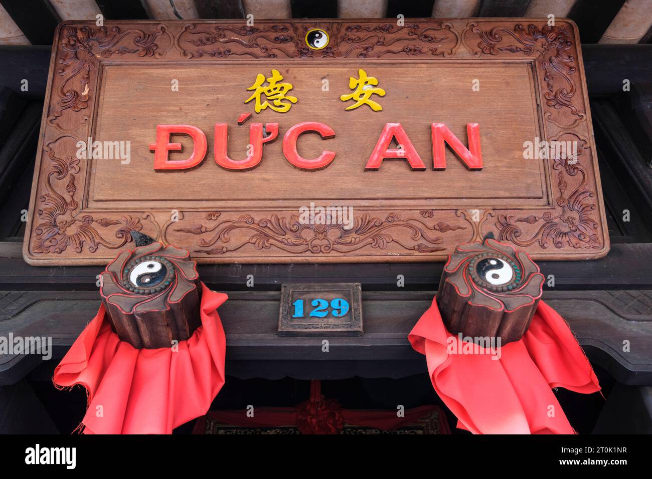 Plaque identification hi-res stock photography and images - Alamy