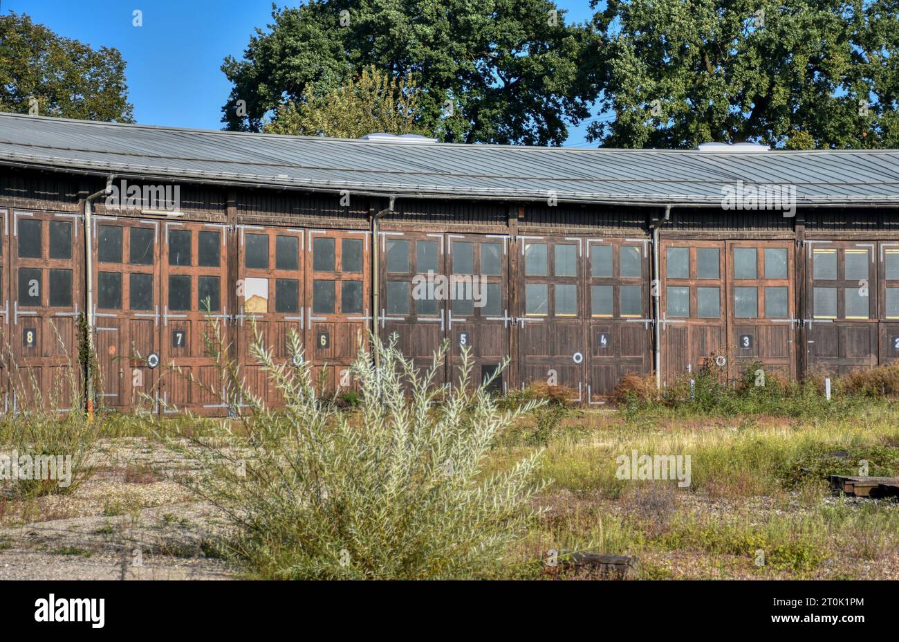 Lokschuppen, Ringlokschuppen, Rundschuppen, Ringschuppen, Bahnbetrieb, Kreissegment, Wahrzeichen ...