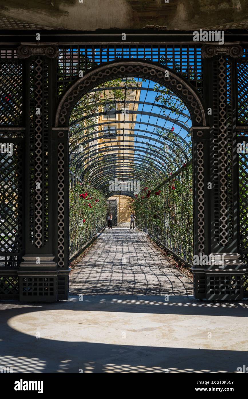 Arched garden passage, Schönbrunn Palace and Gardens, 18th-century ...