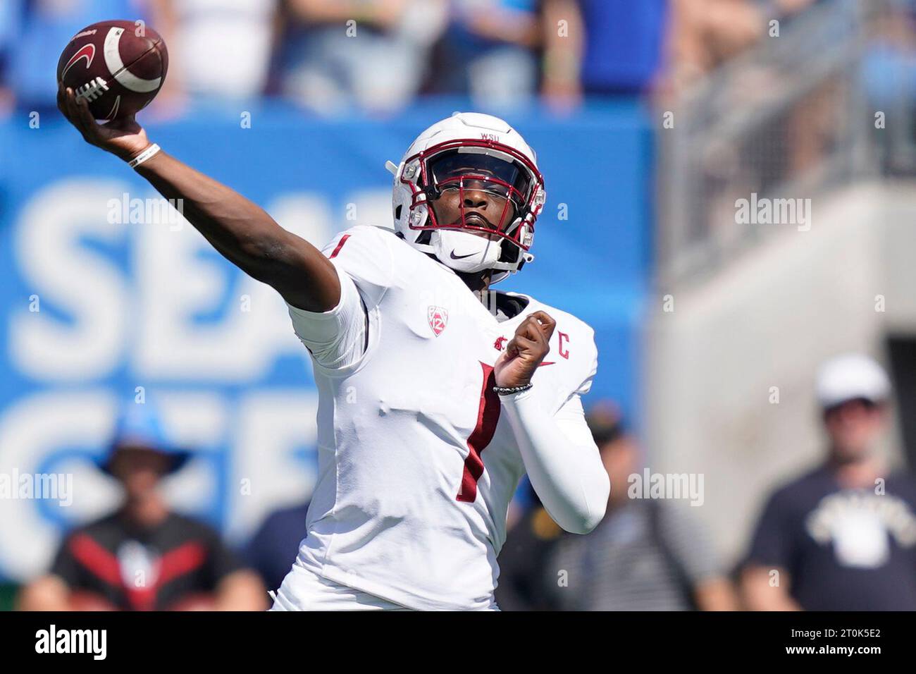 Washington State quarterback Cameron Ward throws a pass during the ...