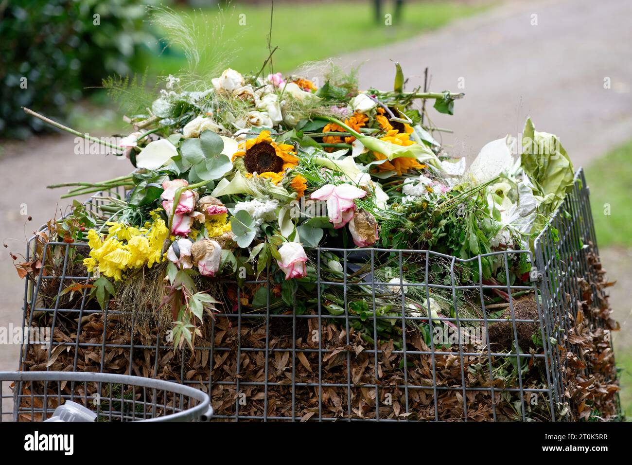 Cemetery garbage hi-res stock photography and images - Alamy