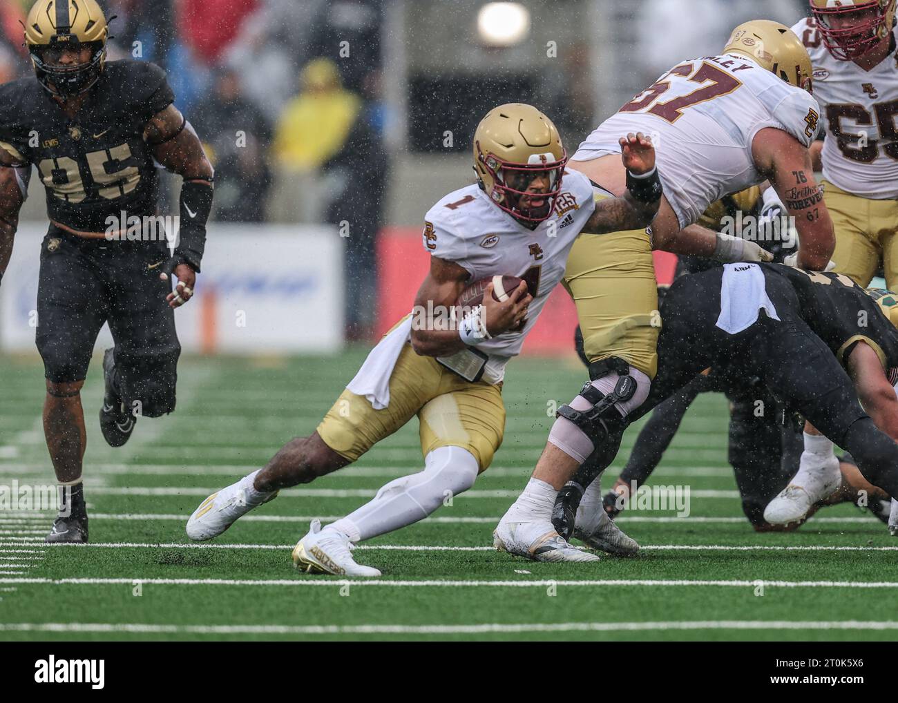 Piscataway, NJ, USA. 07th Oct, 2023. Boston College Eagles quarterback Thomas Castellanos (1 ...