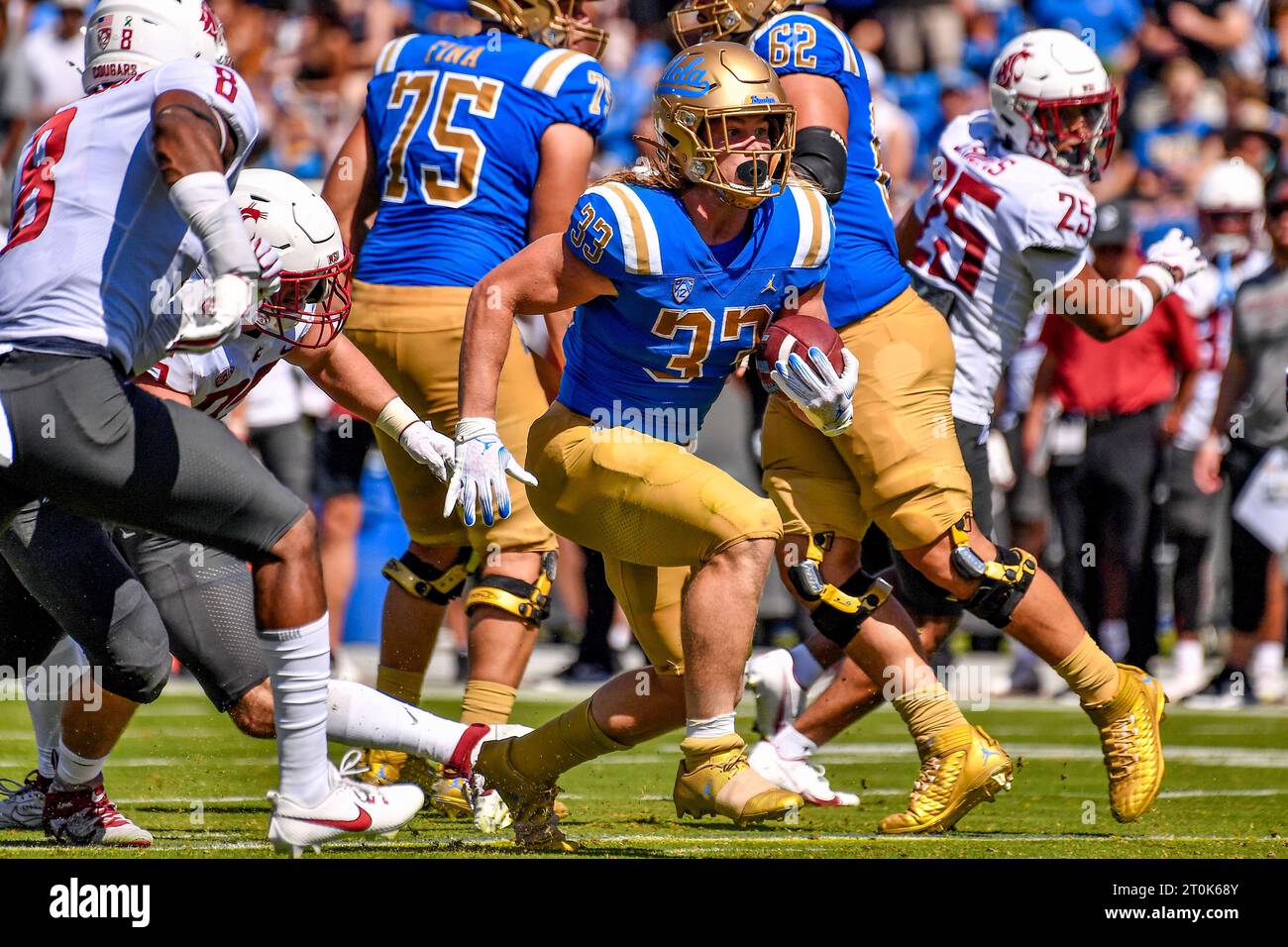 October 7, 2023 Pasadena, CA.UCLA Bruins running back Carson Steele (33 ...