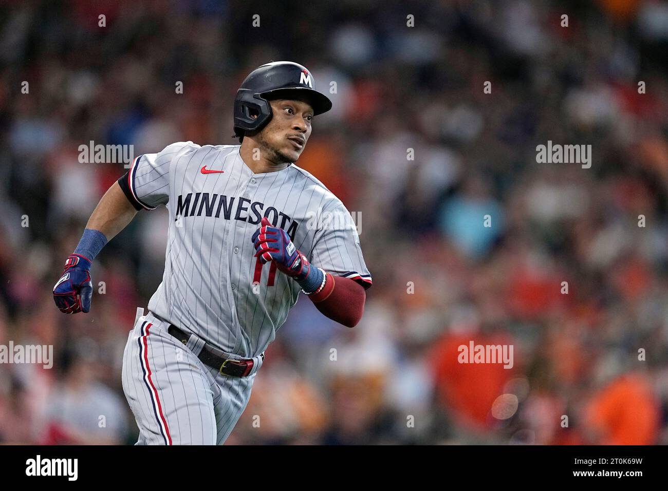 Minnesota Twins' Jorge Polanco runs to first for a single during the ...