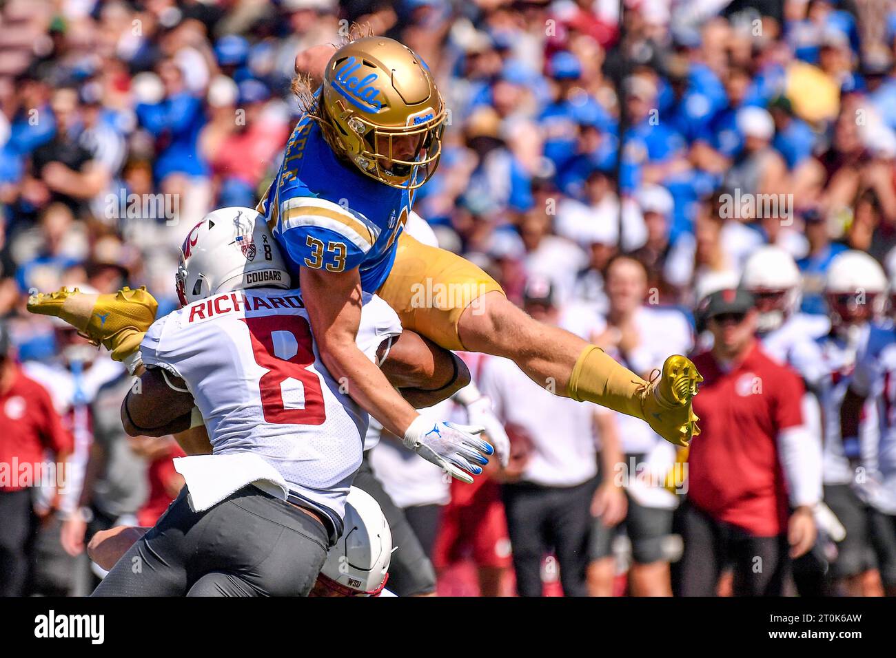 Pasadena, CA. 7th Oct, 2023. UCLA Bruins running back Carson Steele (33 ...