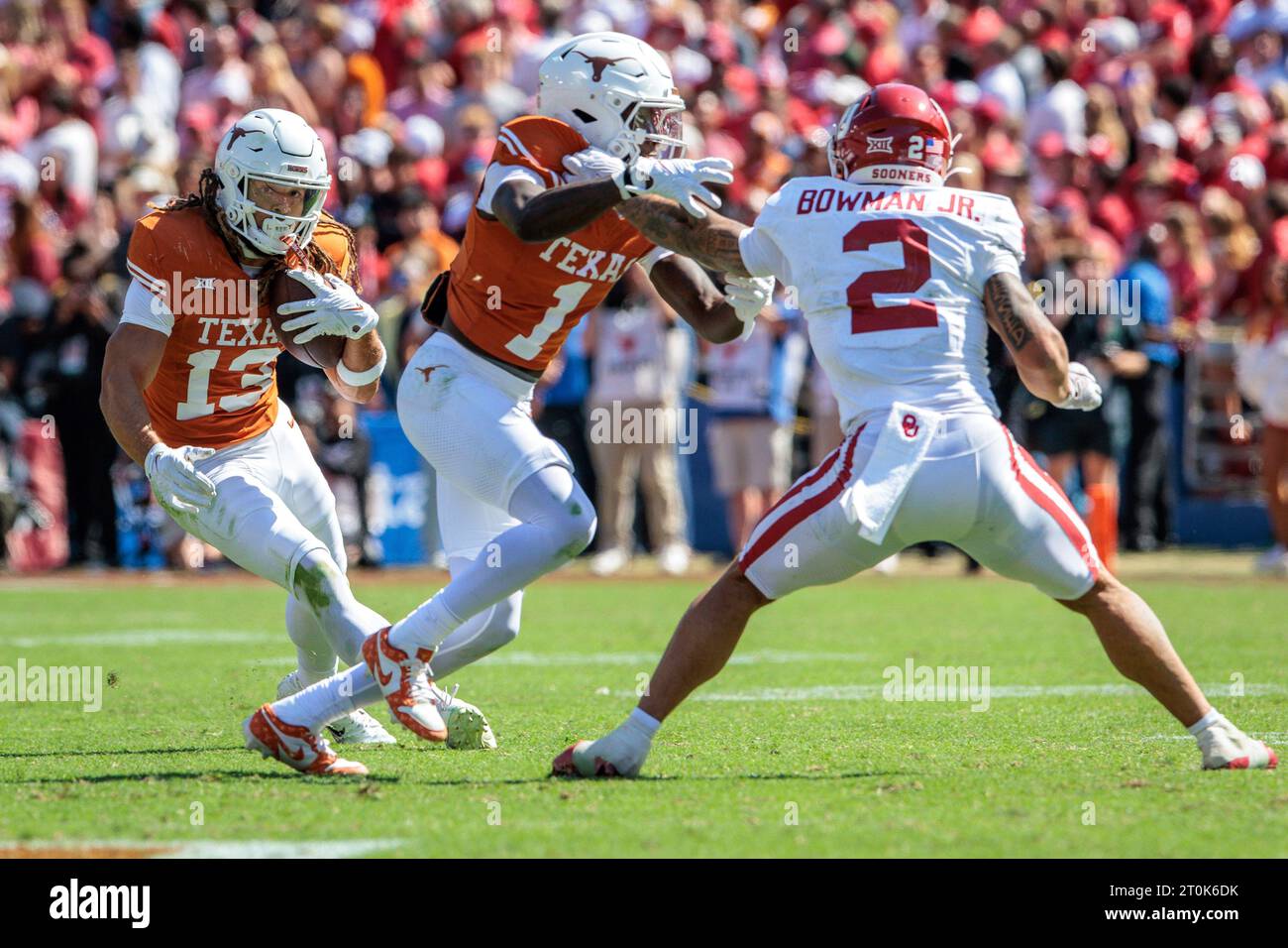 DALLAS, TX - OCTOBER 07: Texas Longhorns wide receiver Jordan ...