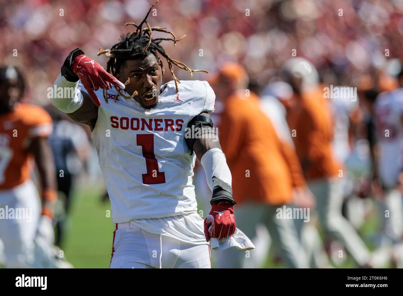 DALLAS, TX - OCTOBER 07: Oklahoma Sooners wide receiver Jayden Gibson ...