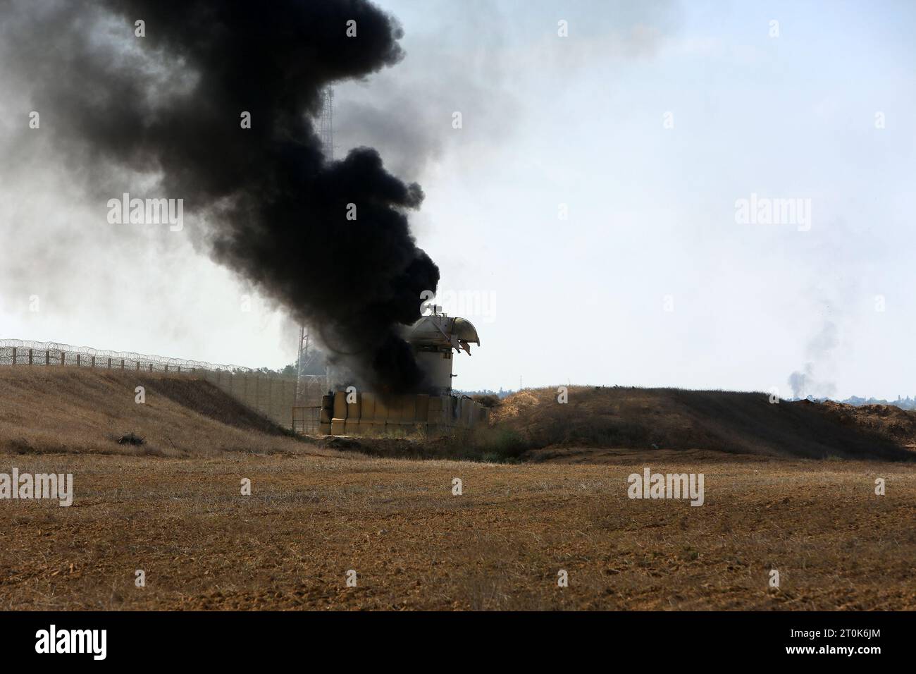 Khan Yunis, Palestinian Territories. 07th Oct, 2023. Smoke raises from ...