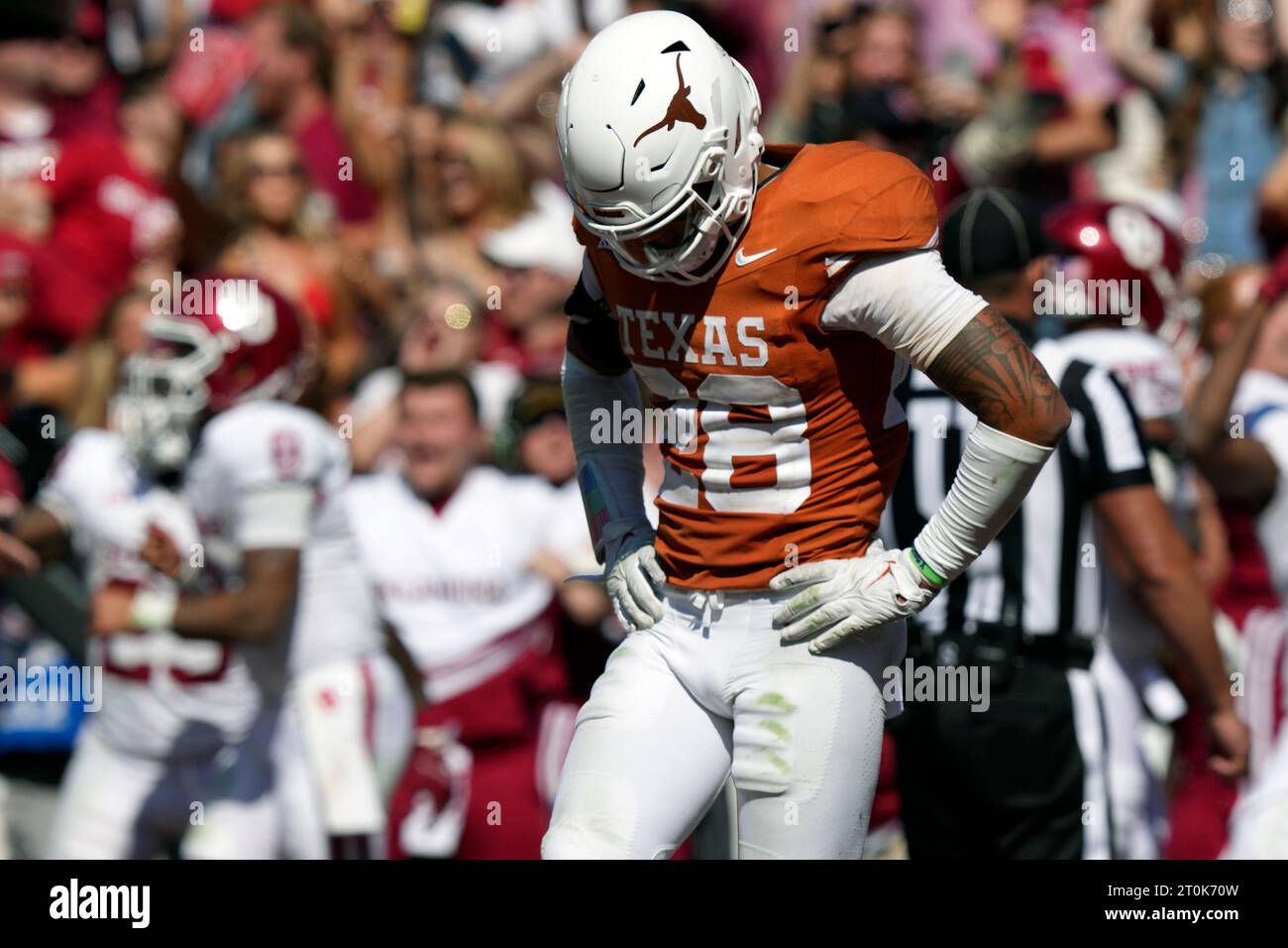 Texas defensive back Jerrin Thompson (28) reacts to giving up the ...