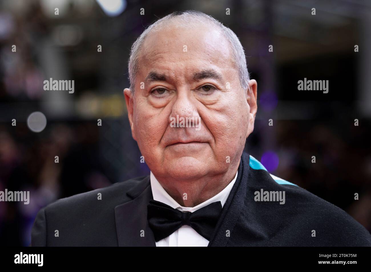 Chief Geoffrey Standing Bear poses for photographers upon arrival for ...