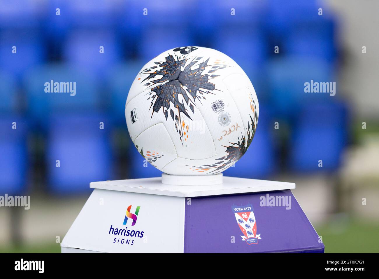 Vanarama national league ball hi-res stock photography and images - Alamy