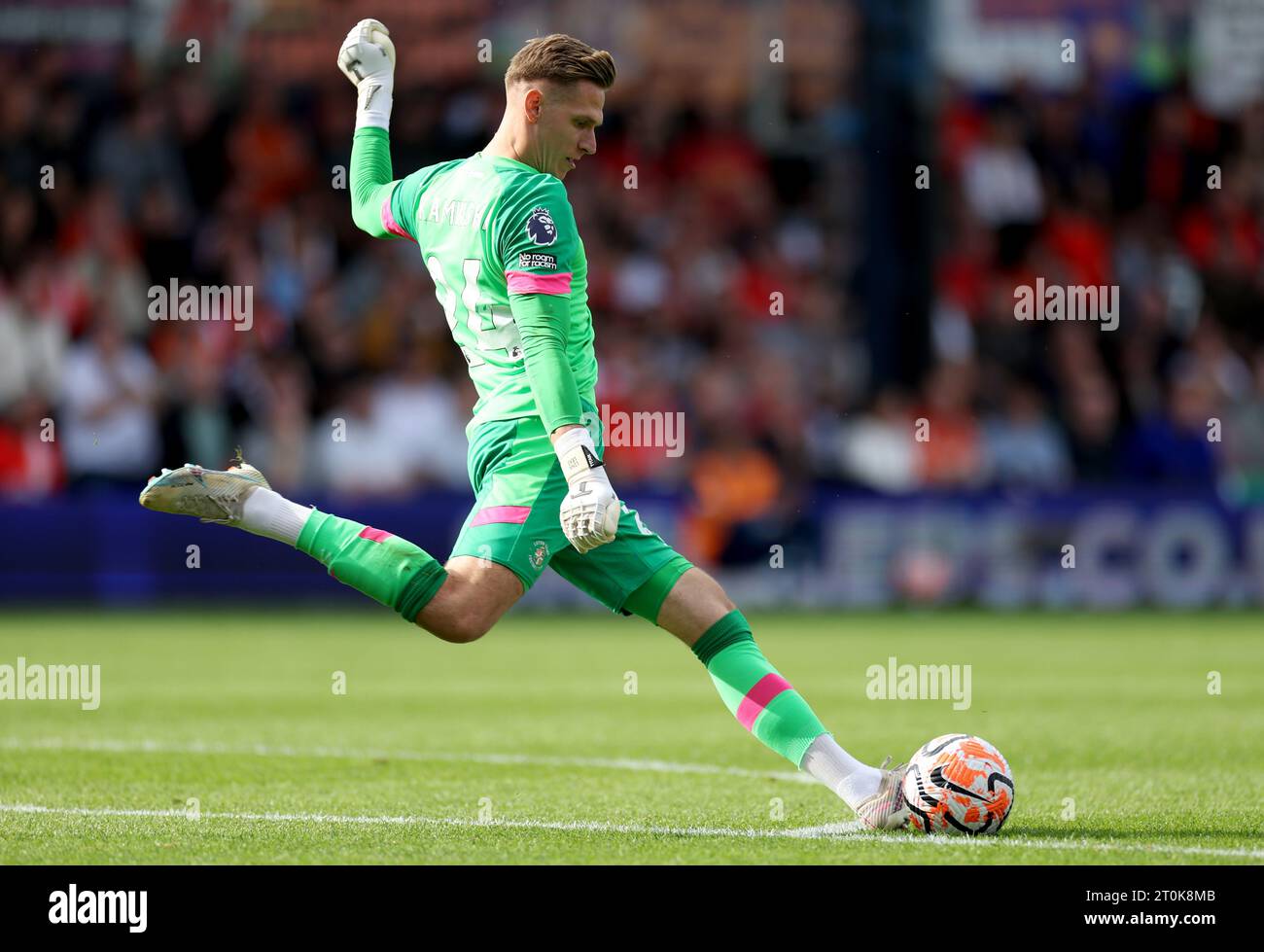 Luton Town goalkeeper Thomas Kaminski in action during the Premier ...