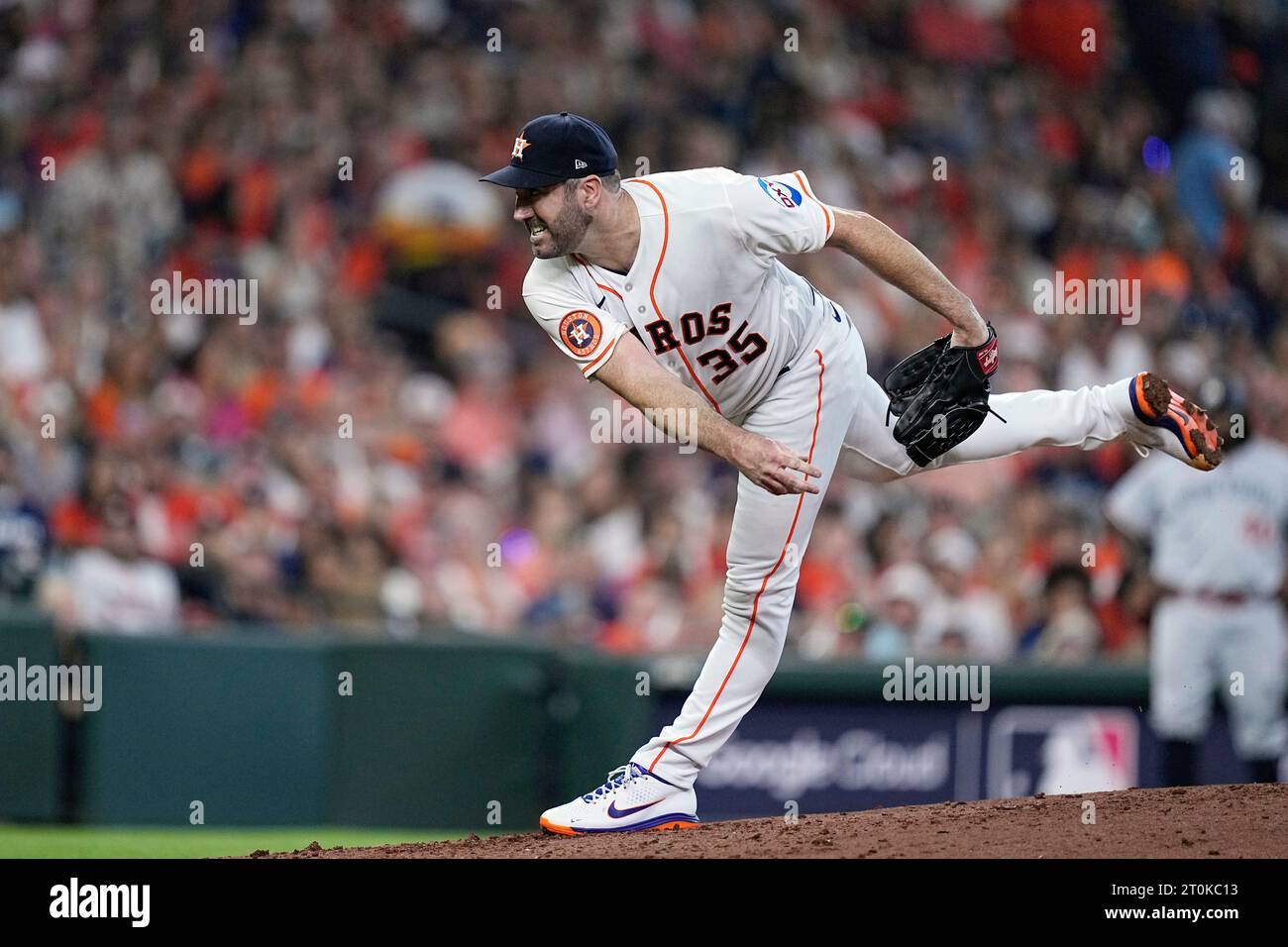 Houston Astros starting pitcher Justin Verlander throws during the ...