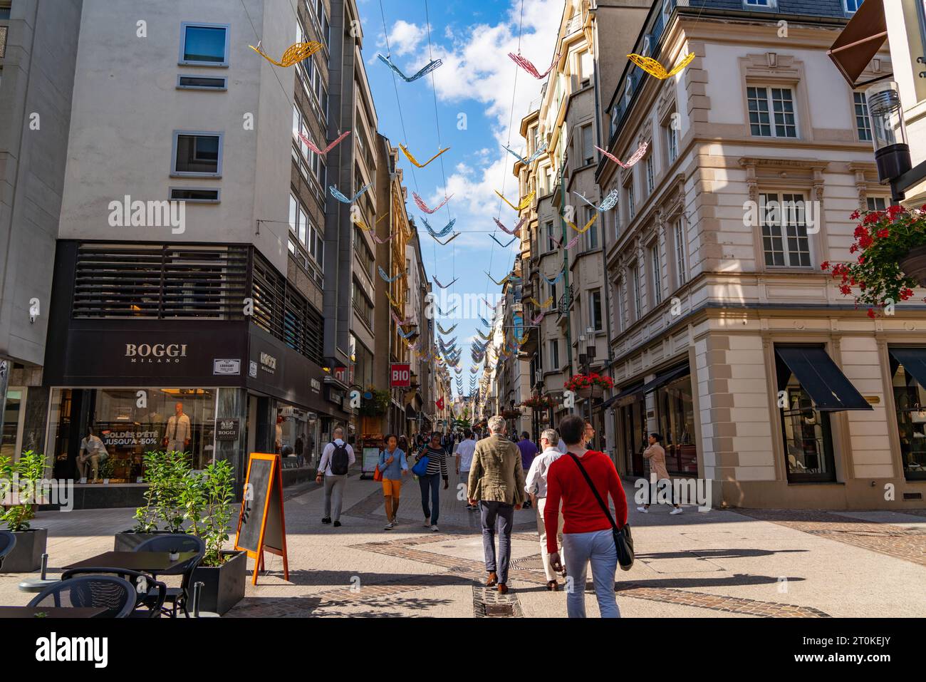 Street view of Rue Philippe II in Luxembourg City Stock Photo - Alamy