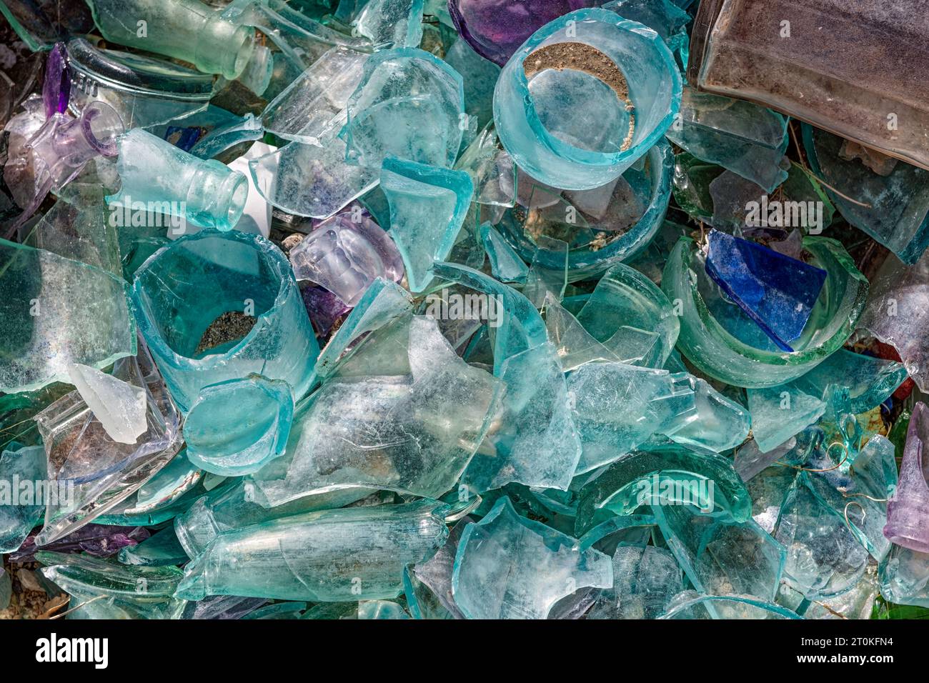 Shattered glass bottles hi-res stock photography and images - Alamy