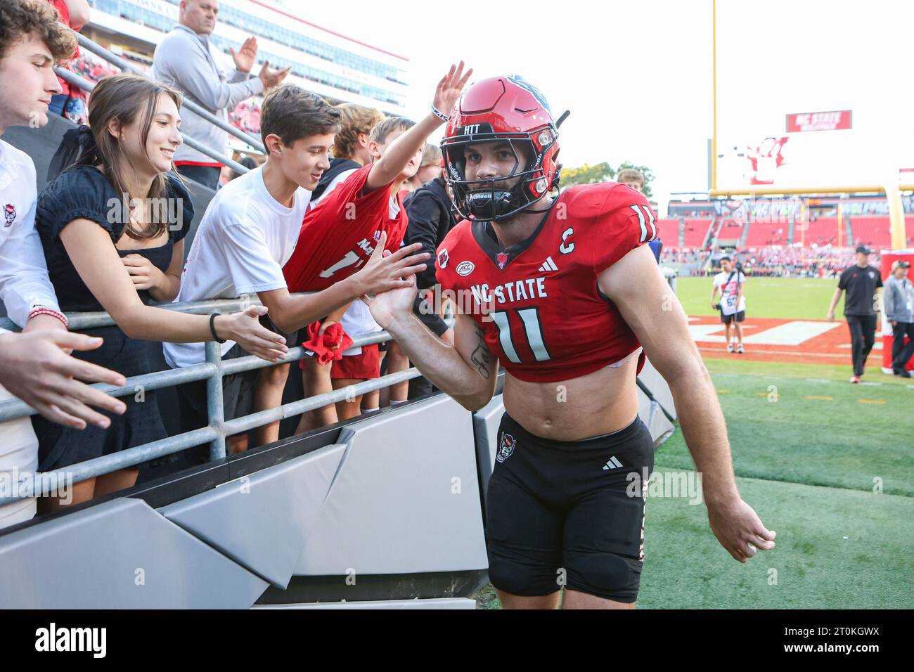 RALEIGH, NC - OCTOBER 07: North Carolina State Wolfpack linebacker ...
