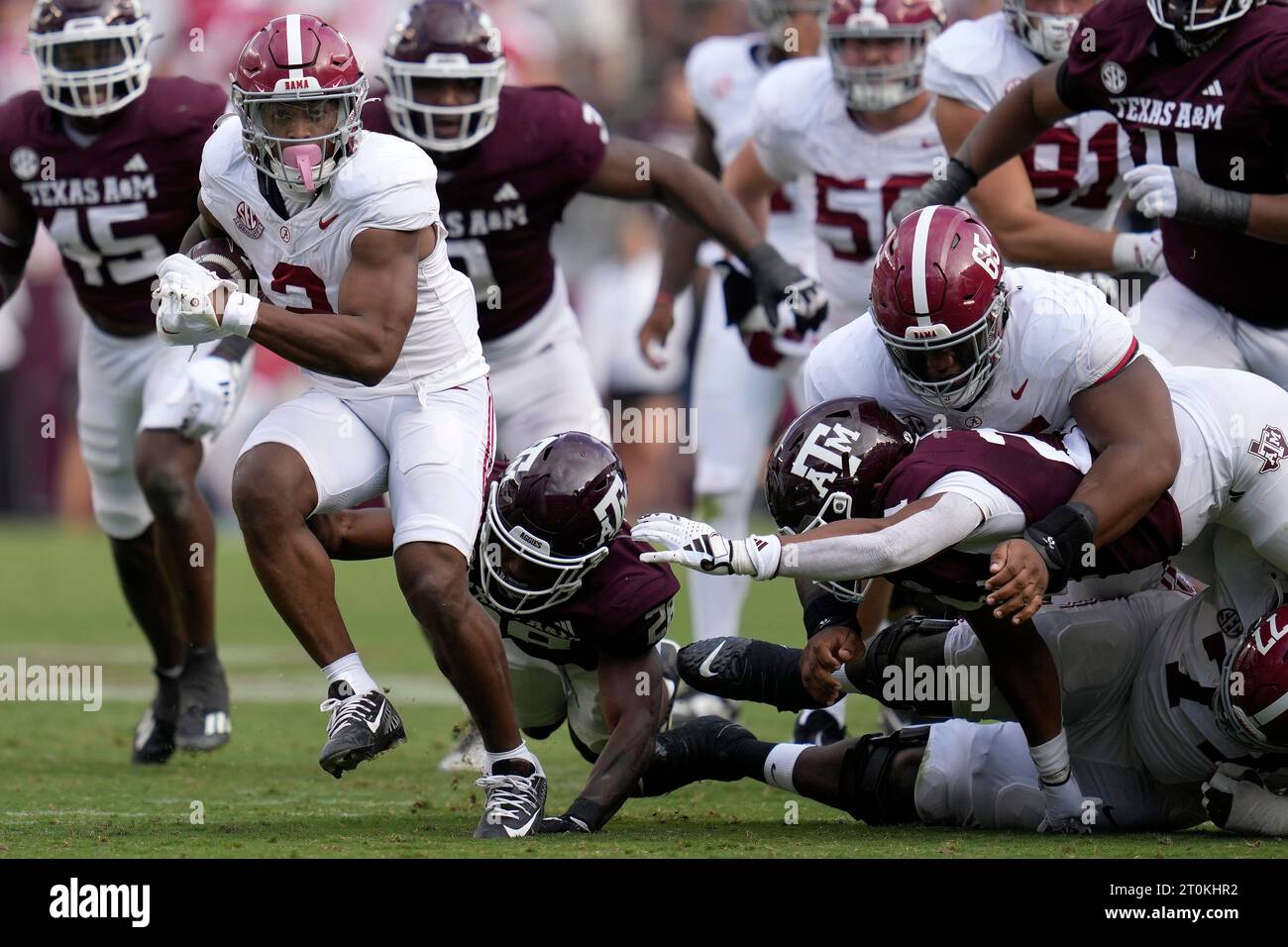 Alabama running back Jase McClellan (2) breaks free from the Texas A&M ...