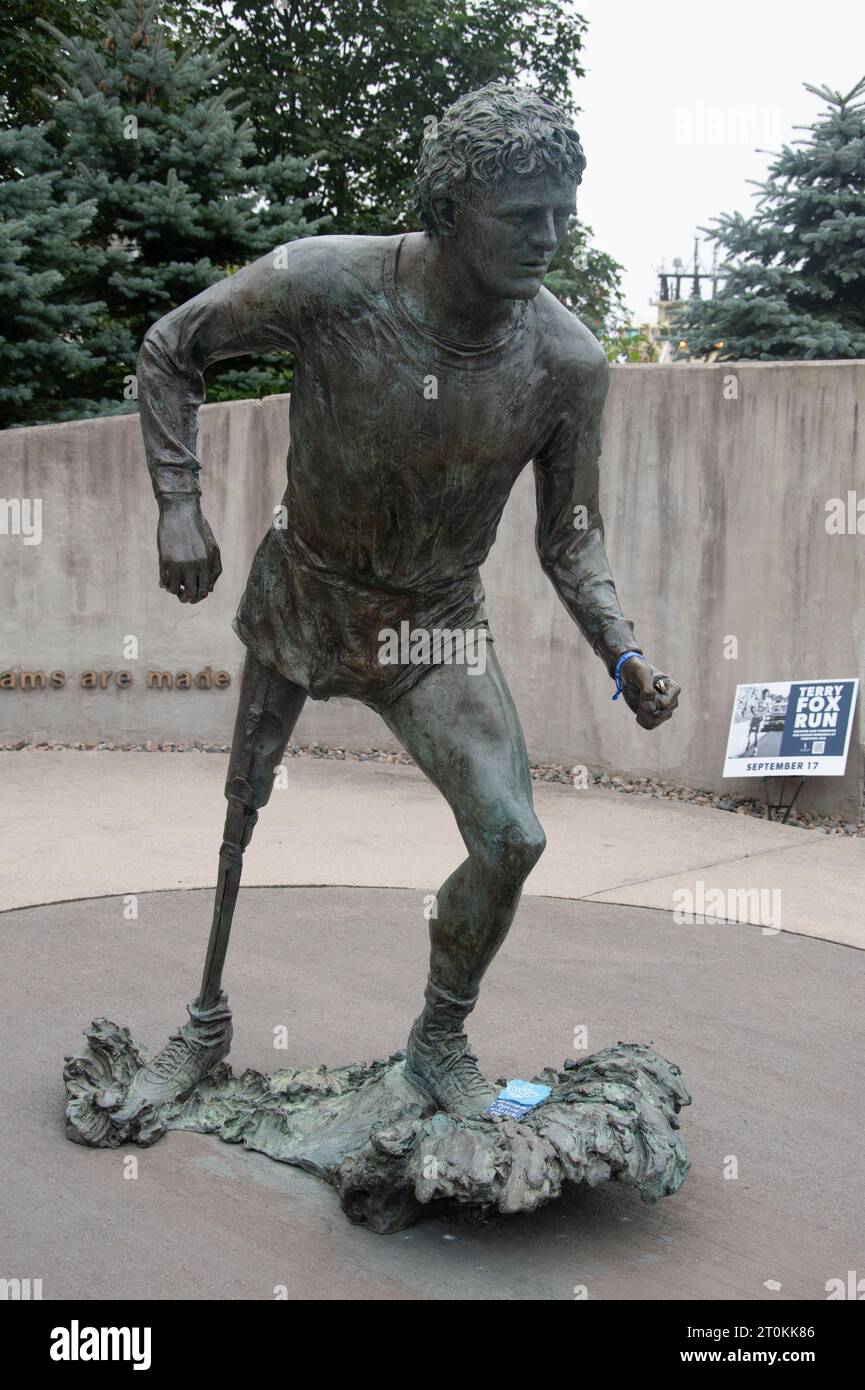 Terry fox monument hi-res stock photography and images - Alamy