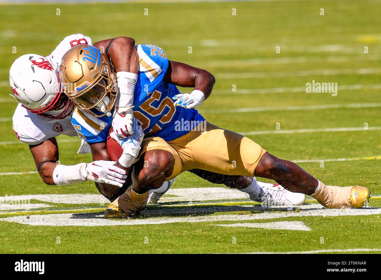 Pasadena, CA. 7th Oct, 2023. UCLA Bruins wide receiver Ezavier Staples ...